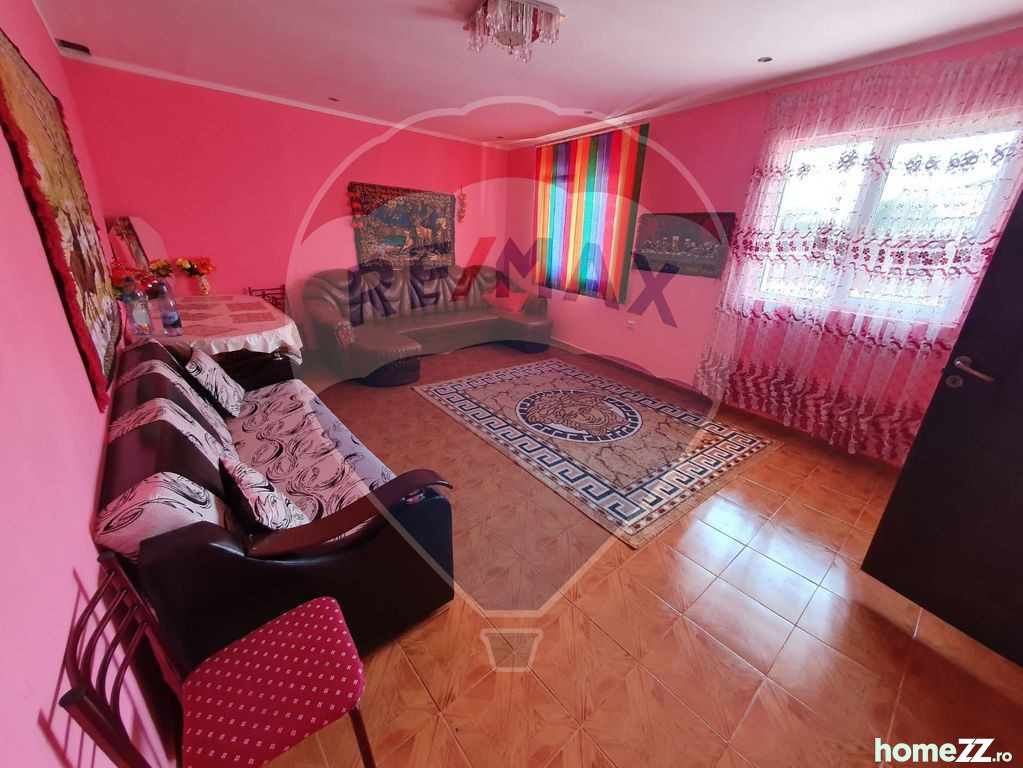 Casă / Vilă cu 4 camere zona Central Focsani in Focsani