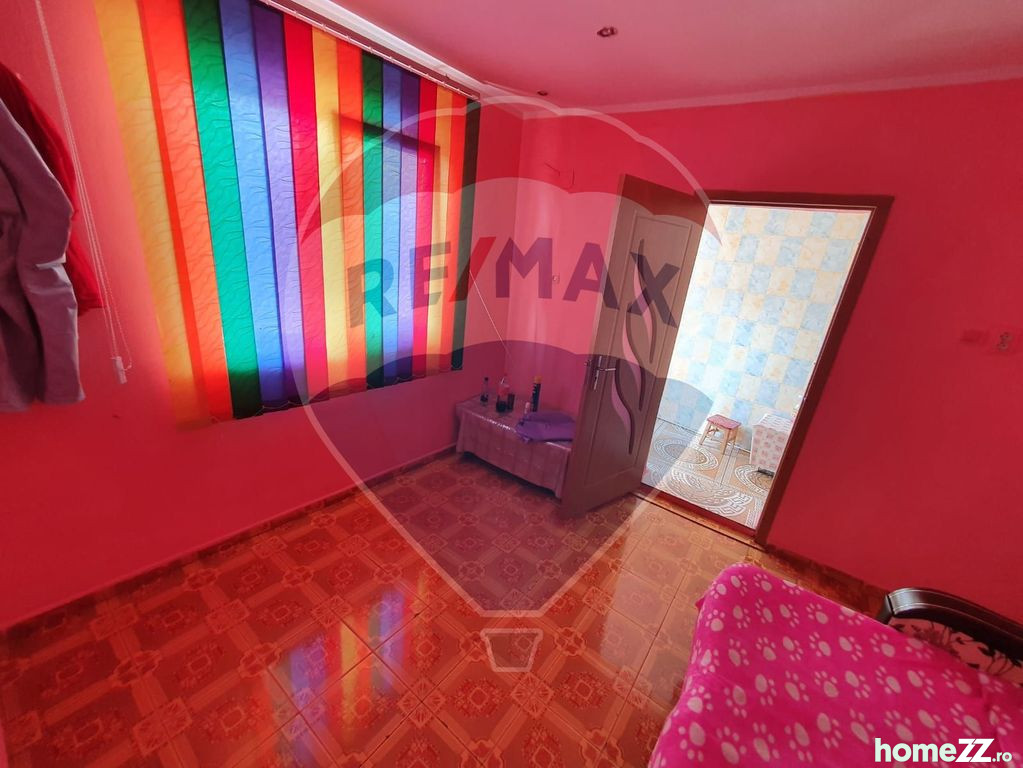 Casă / Vilă cu 4 camere zona Central Focsani in Focsani