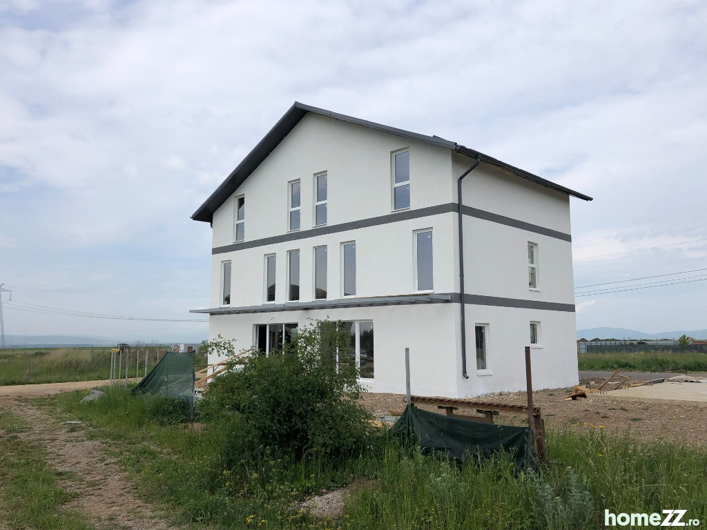 Casa duplex cartier Izvor, Tarlungeni, Brasov in Tarlungeni