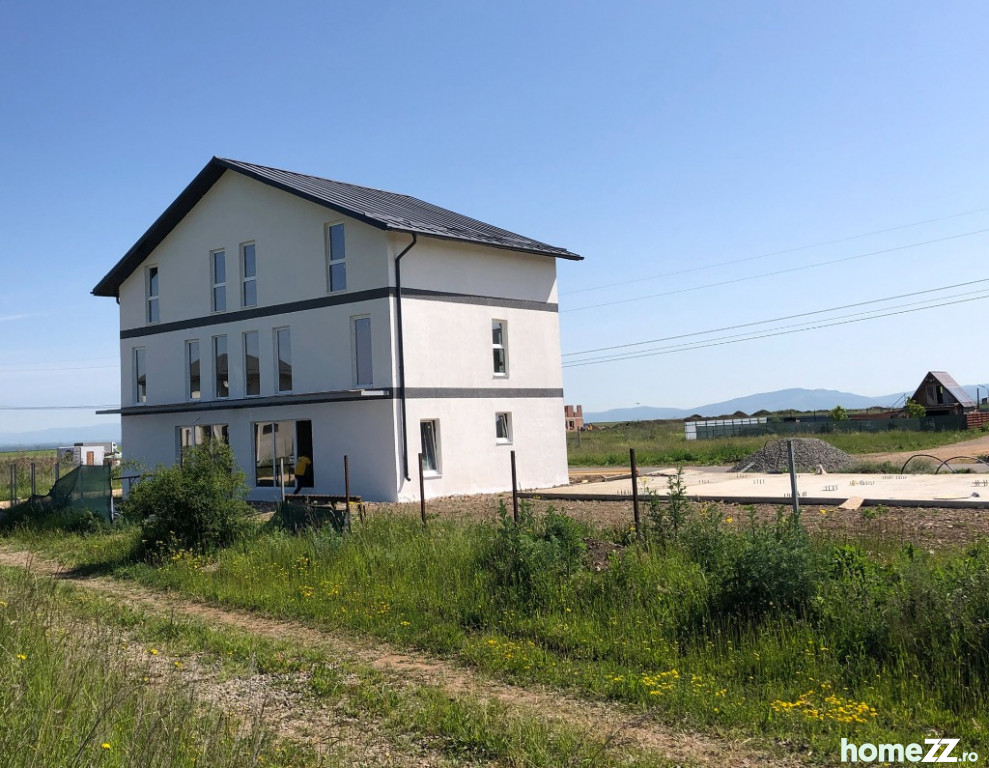 Casa duplex cartier Izvor, Tarlungeni, Brasov in Tarlungeni